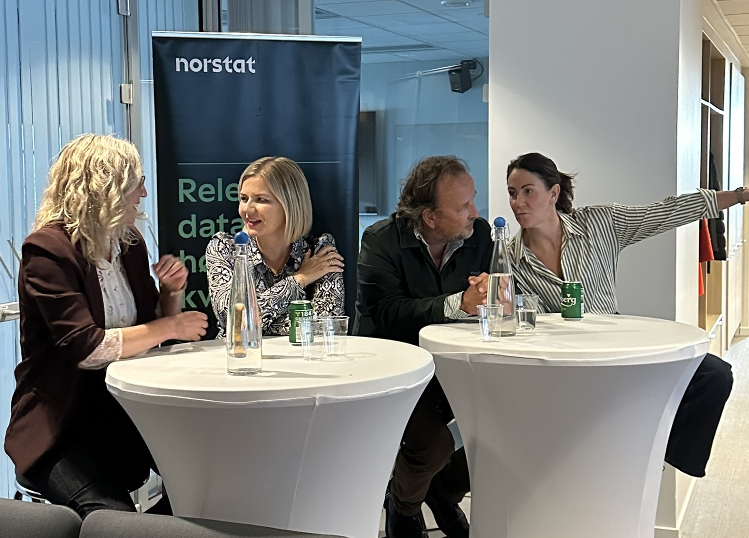 Fullt hus under Politiske briller 2025 - Strategi- og analyseforeningen